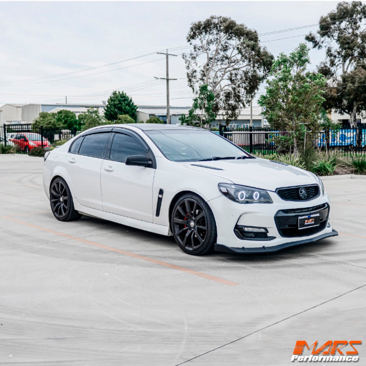 Holden Commodore VF Series 2 - Powerful, Refined Australian Sedan ...